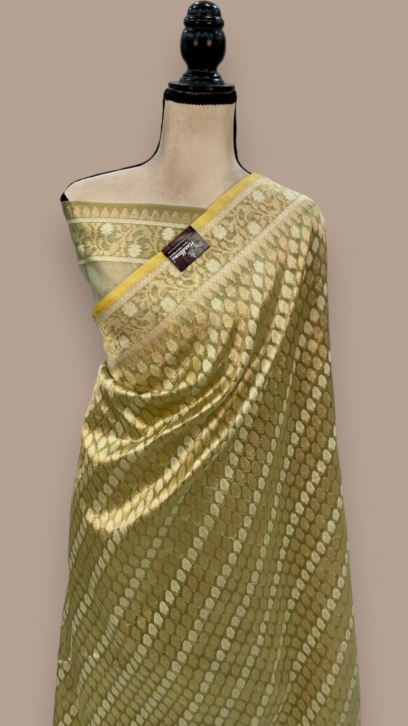 Pure Tissue Reshmi zari Banarasi Saree | The Handlooms